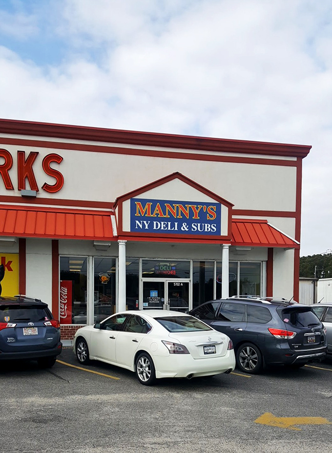 Manny's brings NYC to Myrtle Beach. The only thing missing is the taxi horns and attitude.