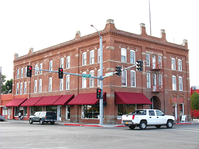 Mountain Home offers that quintessential small-town church scene &ndash; where Sunday hellos might just last through Wednesday.