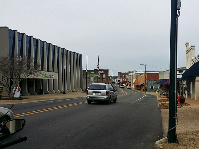 New Albany's main street feels like stepping into a Norman Rockwell painting with modern shopping opportunities.