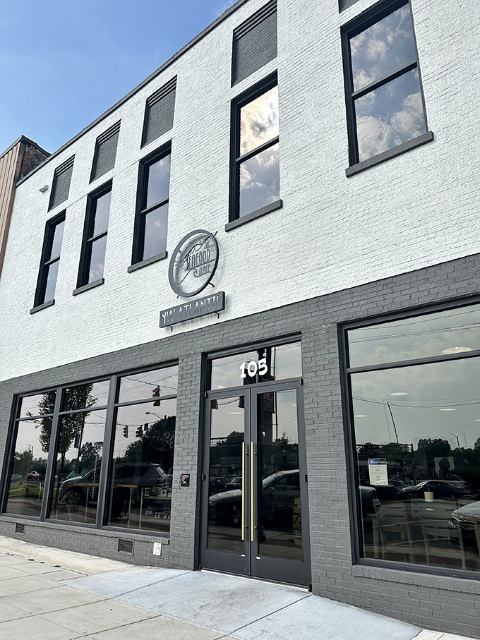 The Seafood Place's white picket fence says "come on in" with all the charm of your favorite aunt who happens to make killer hushpuppies.