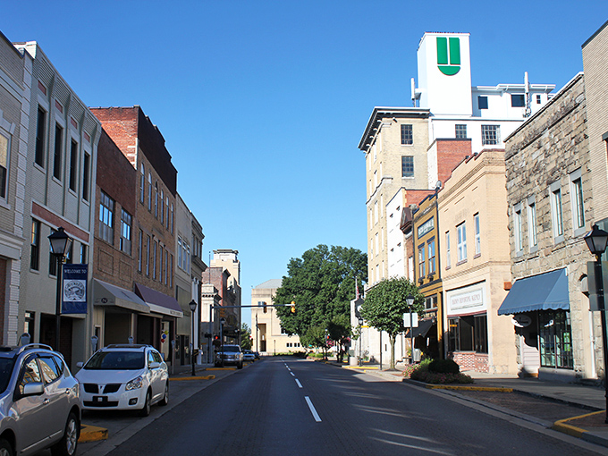 Where small-town celebrations meet big-time affordability! Beckley's community gatherings bring neighbors together without breaking the bank.