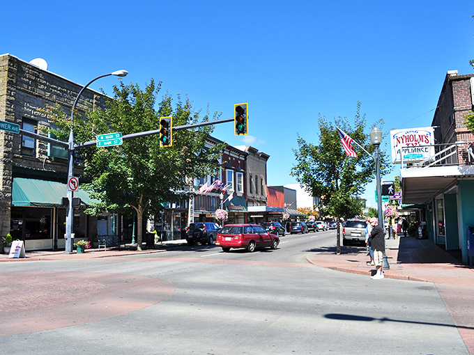 Tree-lined streets and classic architecture make Centralia feel like a step back in time&mdash;at prices from yesteryear too.