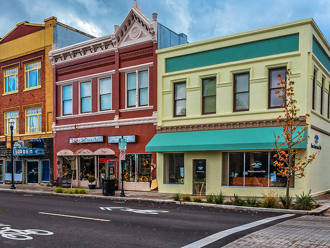 Main Street in Dallas looks like a movie set, but the affordable prices are the real scene-stealers in this Polk County gem.