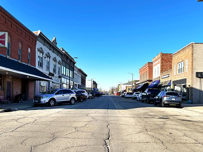The magnificent De Immigrant Windmill brings a touch of Holland to this Mississippi River gem.