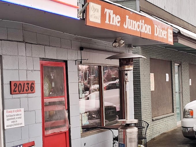 Early risers rejoice&mdash;Junction's 5am welcome means your pancake cravings don't have to wait for reasonable hours.