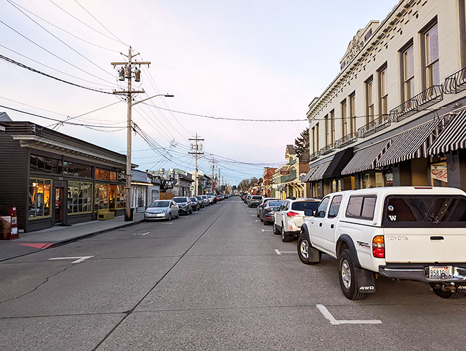 La Conner: The quintessential waterfront town that feels like it should be charging admission just for looking this perfectly picturesque.