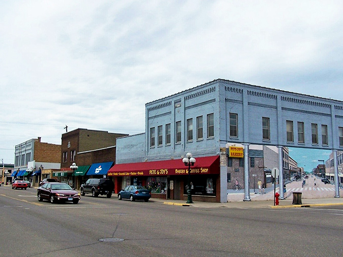 The impressive dome of Little Falls' courthouse stands tall over affordable neighborhoods. Retirement dollars stretch further under big blue skies!
