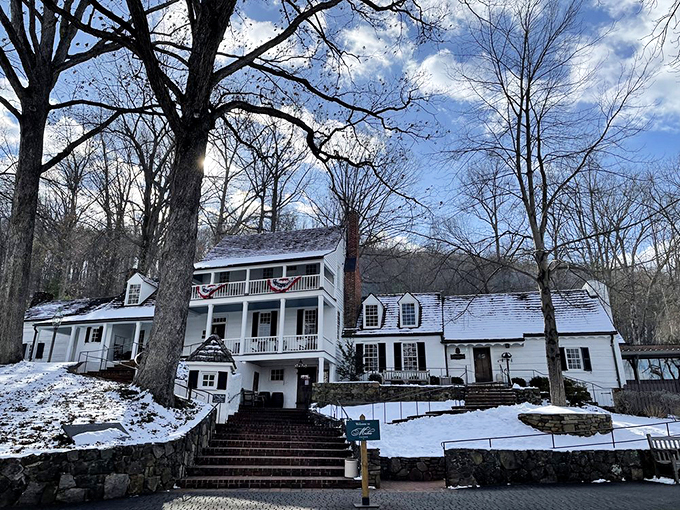 Winter's chill is no match for this colonial-era tavern where comfort food has warmed souls since Jefferson's day.