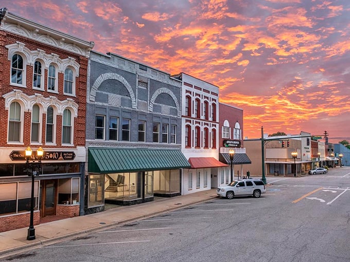 The Capitol Theatre anchors Paris' affordable downtown. Entertainment and charm that Social Security can easily cover.
