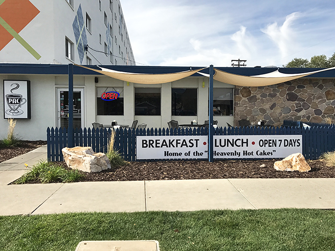 Penny Ann's Caf&eacute;: That blue picket fence isn't keeping people out &ndash; it's barely containing the breakfast enthusiasm of those who've discovered this gem.
