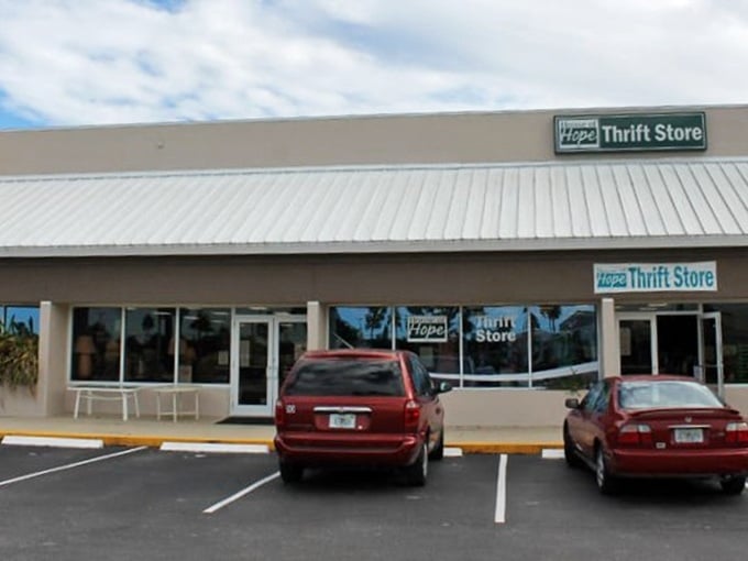 Palm trees and incredible deals&mdash;this Florida thrift store delivers the perfect combination of tropical vibes and budget finds.