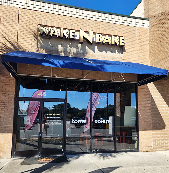 Palm trees and donuts&mdash;Wake N Bake proves coastal life is sweeter when there's fresh-made pastry involved.