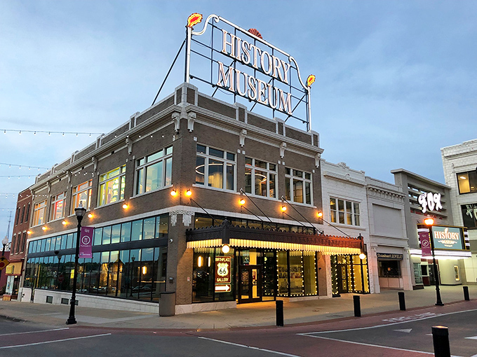 History doesn't just live in textbooks&mdash;it glows on street corners like this beautifully restored museum. Evening lights make it absolutely cinematic.