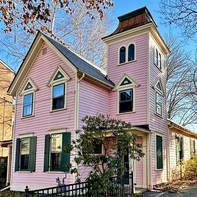 The "pink lady" of Lambertville turns heads with Victorian flair. With its tower and gingerbread details, it's like a dollhouse that grew up to be an architectural star.