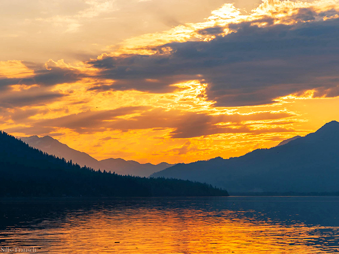 Golden hour in the Cascades paints the mountains with light worthy of a German romantic painting. No filter needed, just pure mountain magic.