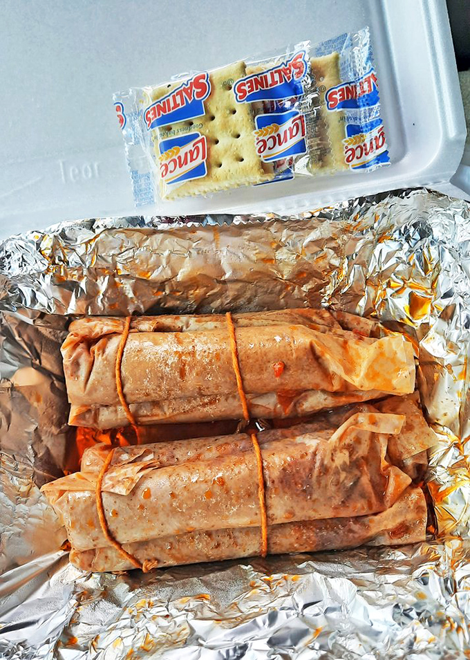 Tamales tied with string like little presents from the food gods. The crackers are just there to remind you that perfection needs no accompaniment. 