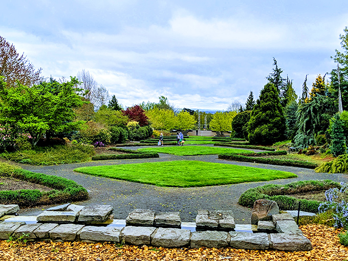 South Falls plunges 177 feet in a theatrical cascade that makes Niagara look like it's trying too hard. Nature showing off? Absolutely. 