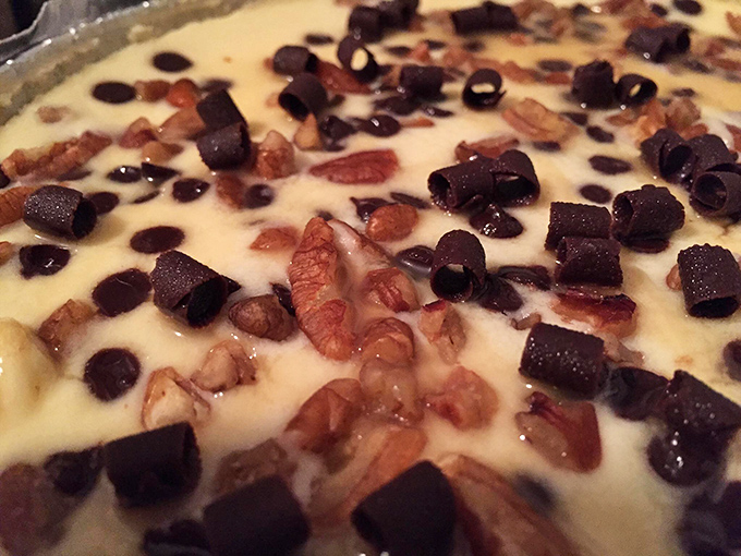 A dessert so committed to indulgence it recruited both turtle and cheesecake elements. This is what happens when desserts collaborate instead of compete.