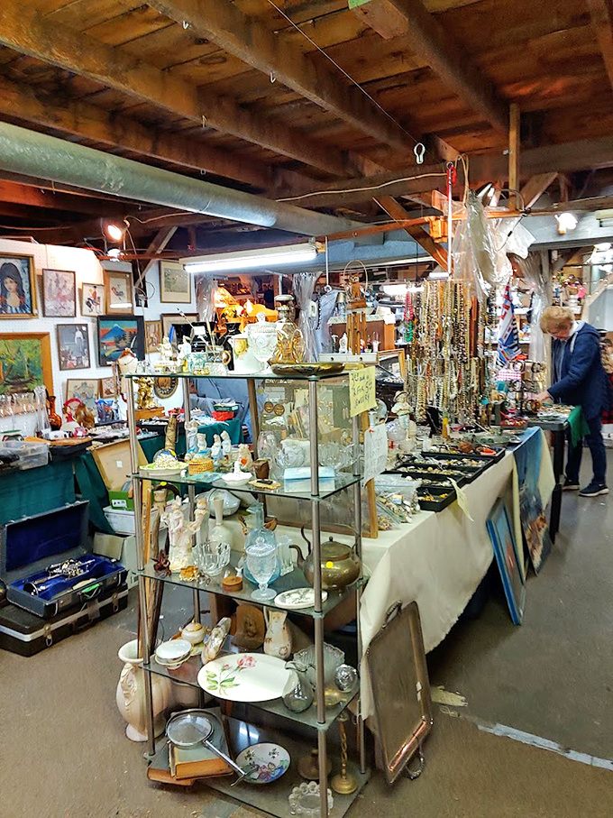 Vintage fans that still work after decades—they don't make 'em like this anymore, folks! Sturdy, repairable, and impossibly charming.