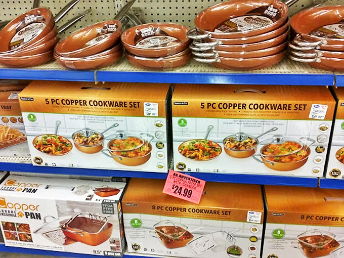 Copper cookware that would make Julia Child nod approvingly. Professional-looking kitchen gear without the professional price tag.