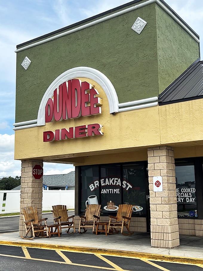 Dundee Diner's green and yellow facade promises "BREAKFAST ANYTIME" &ndash; three syllables that sound like poetry to hungry ears.