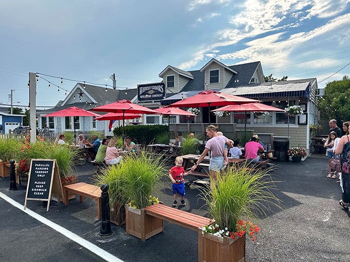 Harvey Cedars Shellfish Co.: That sign isn't lying &ndash; when shellfish is this good, laws become mere suggestions.