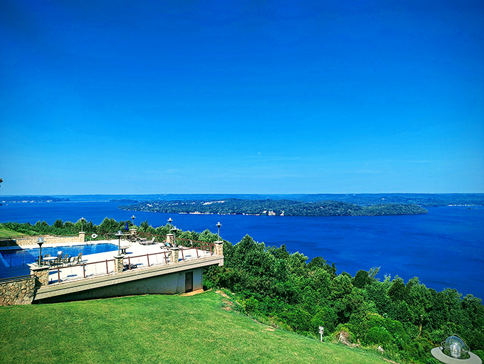 Lake Guntersville's panoramic vista makes you understand why eagles choose this as prime real estate.