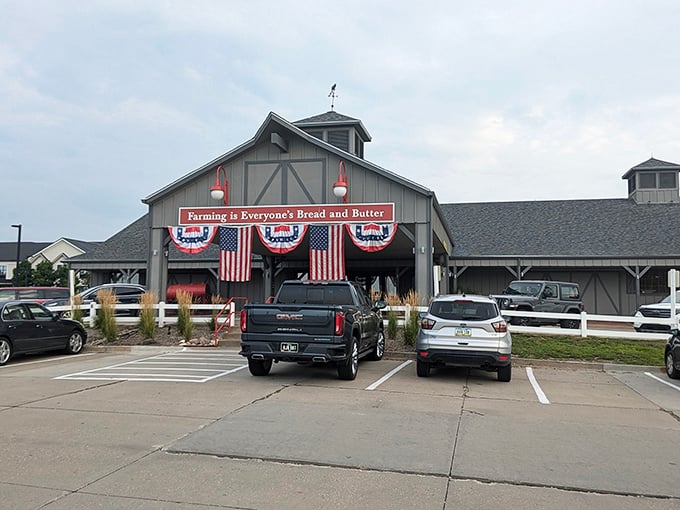 Machine Shed: "Farming is Everyone's Bread and Butter" isn't just a slogan—it's breakfast philosophy. Farm-fresh takes on a whole new meaning here.