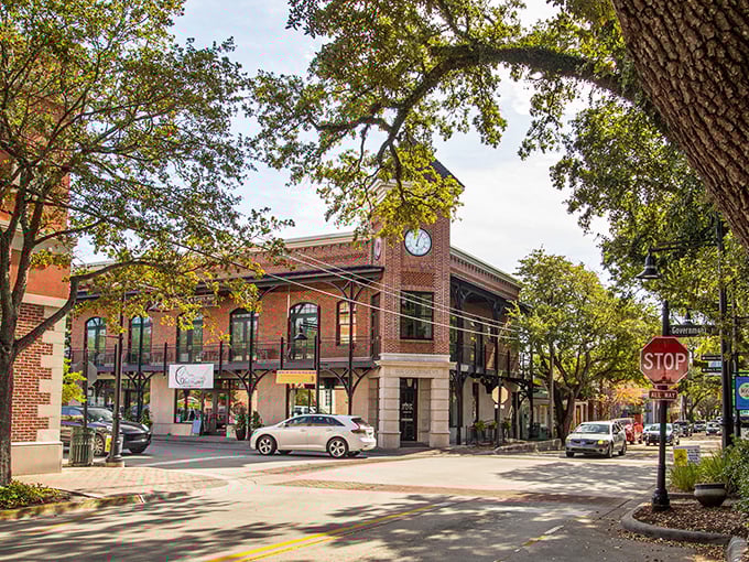 Ocean Springs' downtown invites lingering looks and spontaneous shopping. The brick sidewalks practically whisper "take your time."
