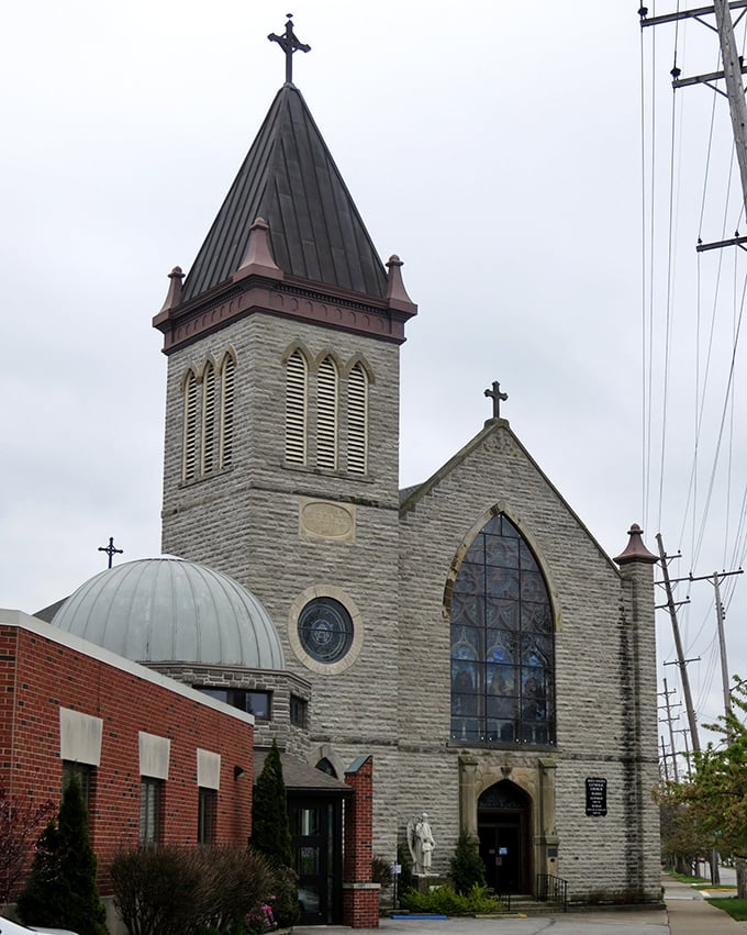 Kalahari Resort might be splashy, but Sandusky's everyday living costs are refreshingly down-to-earth. No water park admission required for these savings!