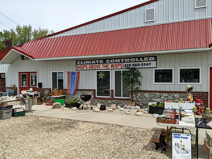 "Climate Controlled" is just fancy talk for "shop comfortably while treasure hunting" at this charming red-and-white country marketplace.