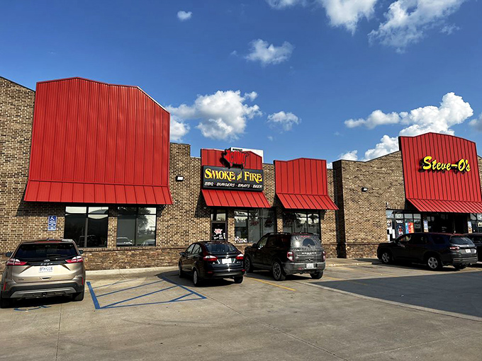 Red awnings frame Como Smoke and Fire like the smoke ring on a perfect rib. Simple outside, spectacular inside.