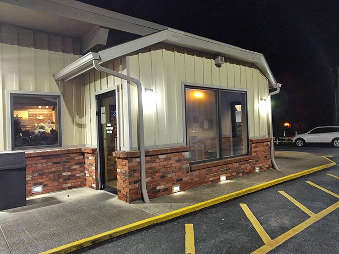 Night falls, but Harding's lights stay on, promising warm plates and warmer welcomes when the world feels cold.