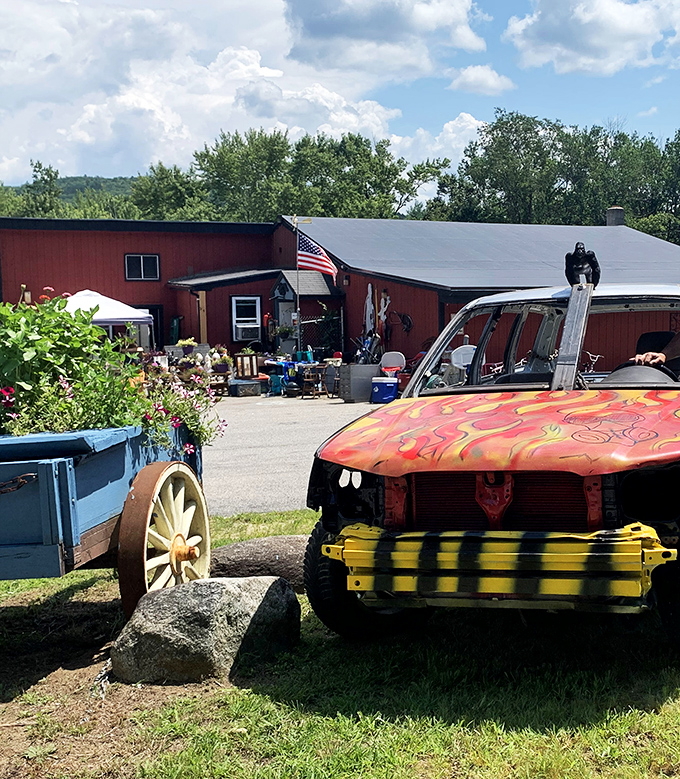 Roadside attraction with substance! This market proves that sometimes the best discoveries happen when you take that unexpected turn.