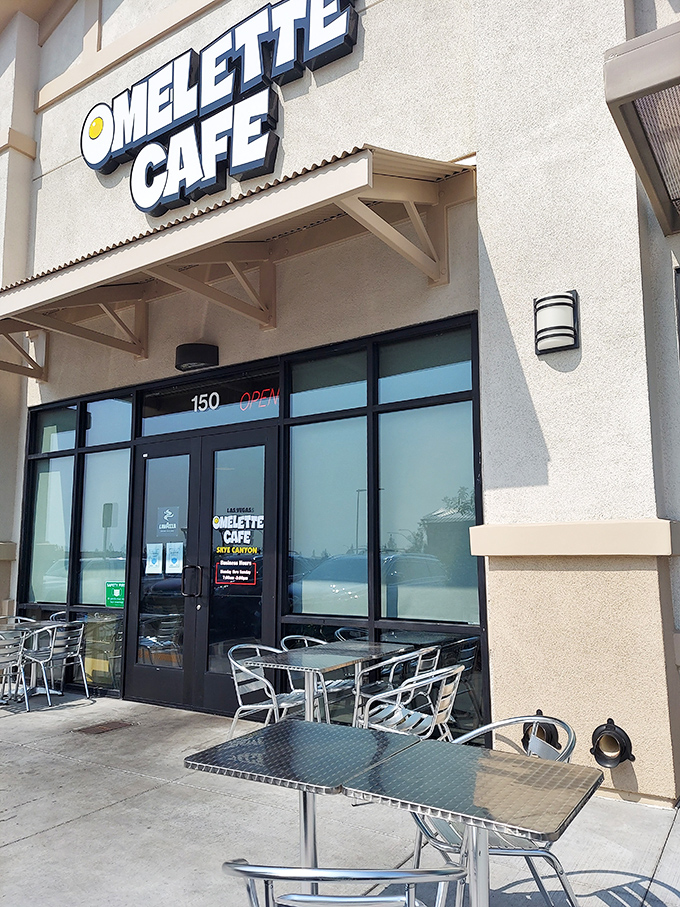 Omelette Cafe (Patio): Sunshine and fresh air &ndash; the perfect ingredients to complement an omelet stuffed with breakfast dreams.