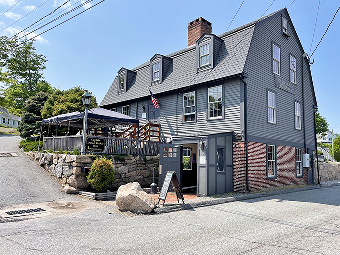 Captain Daniel Packer Inne stands as a testament to history you can taste&mdash;this 1756 sea captain's home serves maritime heritage alongside modern delights.