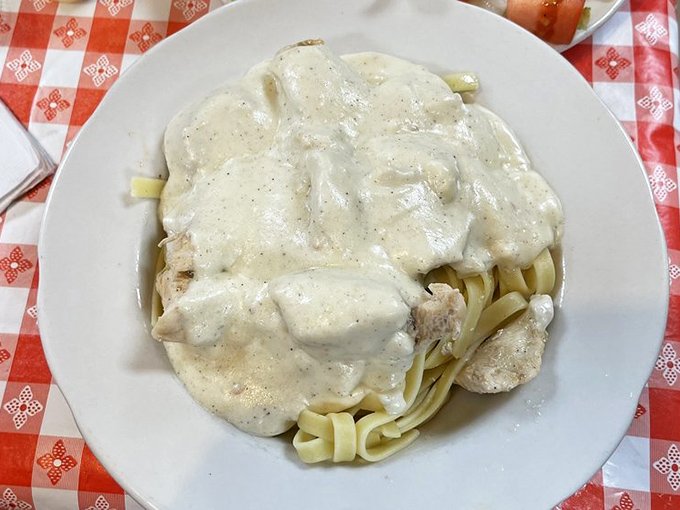 This chicken fettuccine doesn't just whisper "creamy"—it broadcasts it through a megaphone wrapped in velvet. Alfredo would approve.