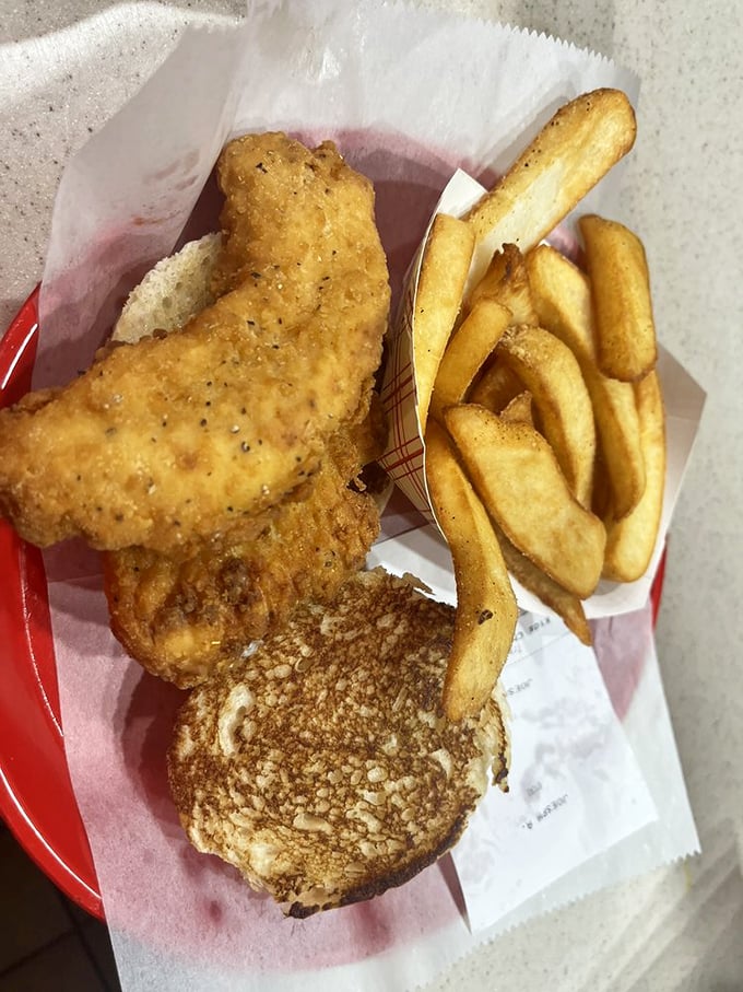 When chicken tenders are this golden and crispy, they deserve their own fan club. The perfect alternative for burger abstainers