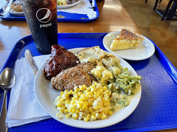The kind of plate that makes dietitians weep and Midwesterners rejoice&mdash;fried goodness beside mac and cheese that demands attention.