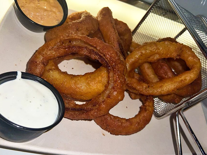 Onion rings so perfectly golden and crisp, they deserve their own Hollywood Walk of Fame star.