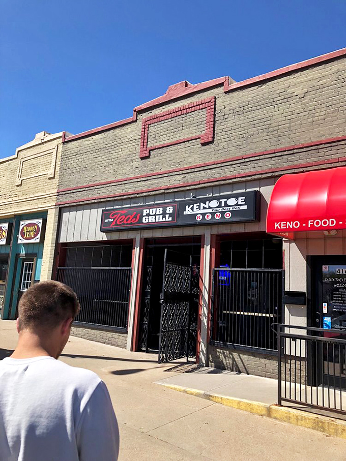 The patio at Lied Lodge offers dining with a view. Your steak tastes even better when paired with rolling Nebraska landscapes. 