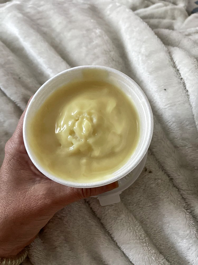 Mashed potatoes and gravy: the relationship counselors of the food world, showing all other side dishes what true harmony looks like.