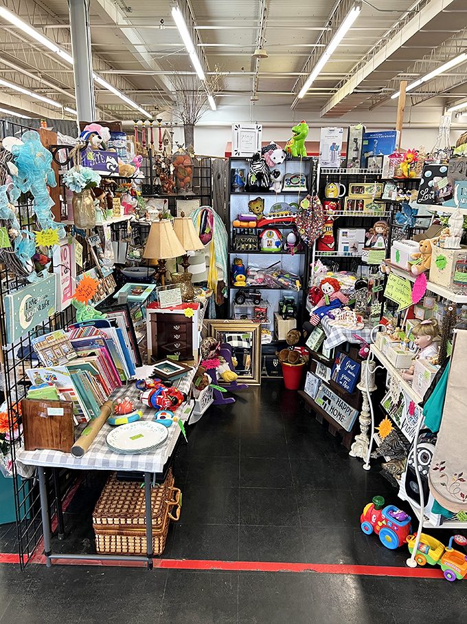 A booth so perfectly styled it makes you wonder if you should just move in and call it home.