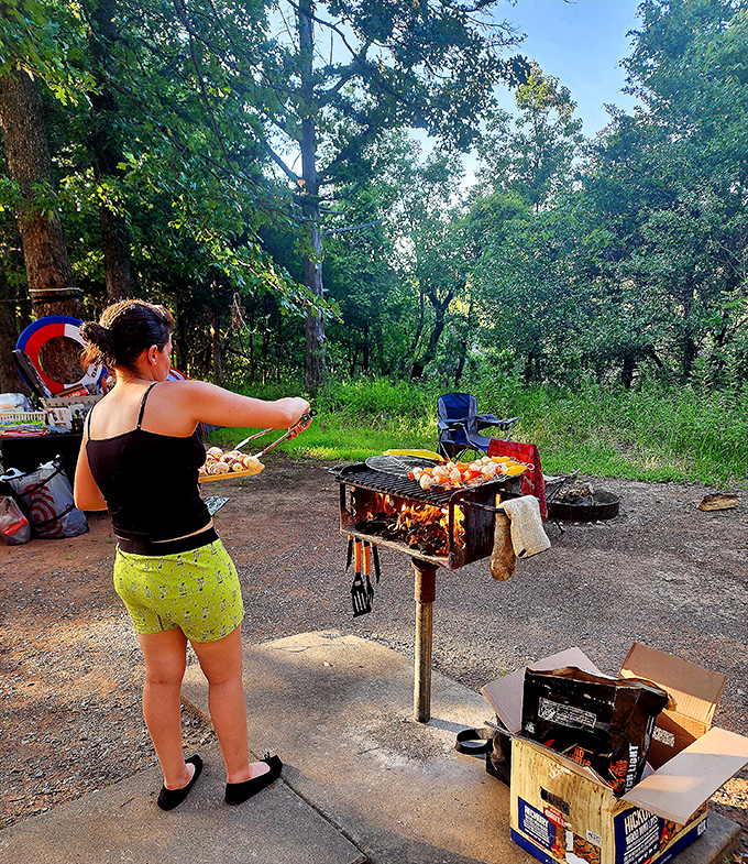 Dinner and a show&mdash;Oklahoma style! Nothing tastes better than food cooked outdoors while surrounded by nature's greatest hits album.