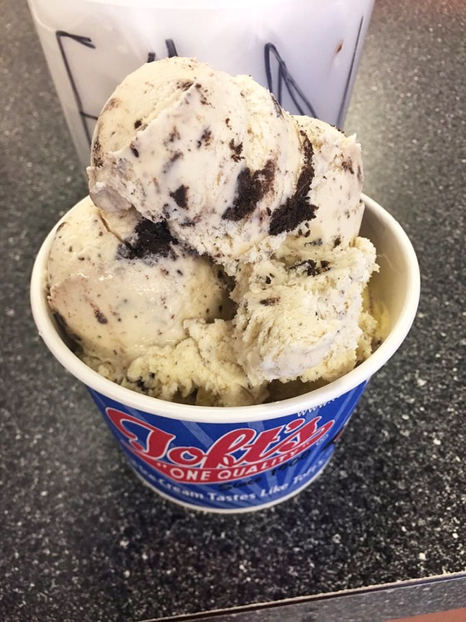 Cookies and cream that makes store-bought versions hang their heads in shame. The perfect ratio of vanilla canvas to chocolate cookie masterstrokes.