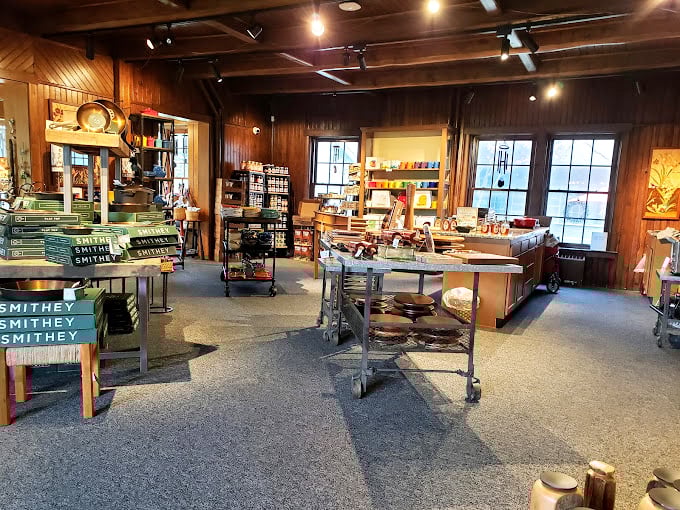 These aren't just plates and pitchers&mdash;they're functional art that turns Tuesday night spaghetti into a celebration worthy of your grandmother's approval.