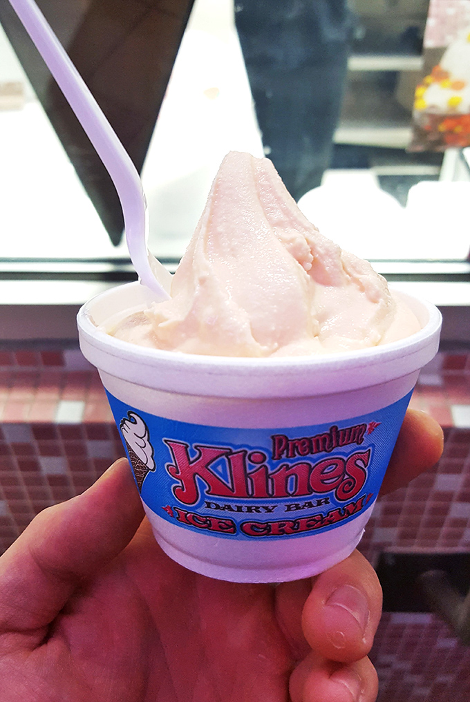 Vanilla that's anything but. Those tiny bean specks are nature's way of saying, "This isn't your average grocery store disappointment."