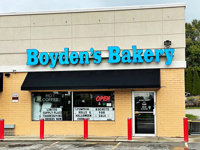 Boyden's Bakery: That electric blue sign against yellow brick practically shouts "Wake up and smell the sugar!"