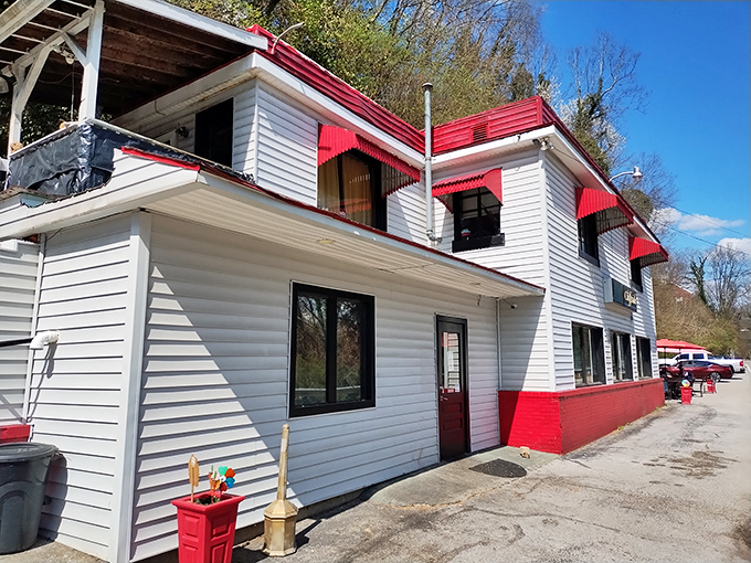 Cliffside Diner: This red-and-white roadside classic looks like it was built by people who understand the relationship between good views and good food.
