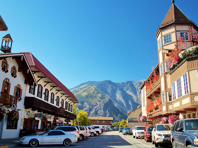 Leavenworth: Bavaria called, and it wants its architecture back! Alpine charm overflows in this mountain-flanked Cascade wonderland.